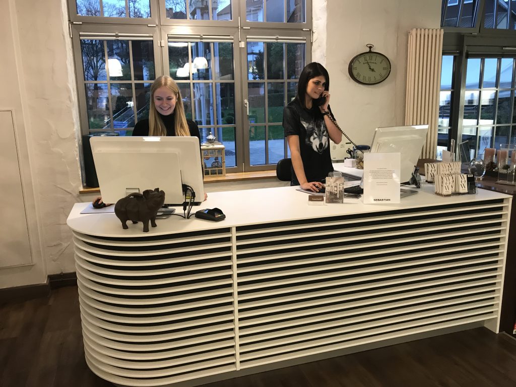 Unsere neue Rezeption ist da! - Franco Falcone Hair Design